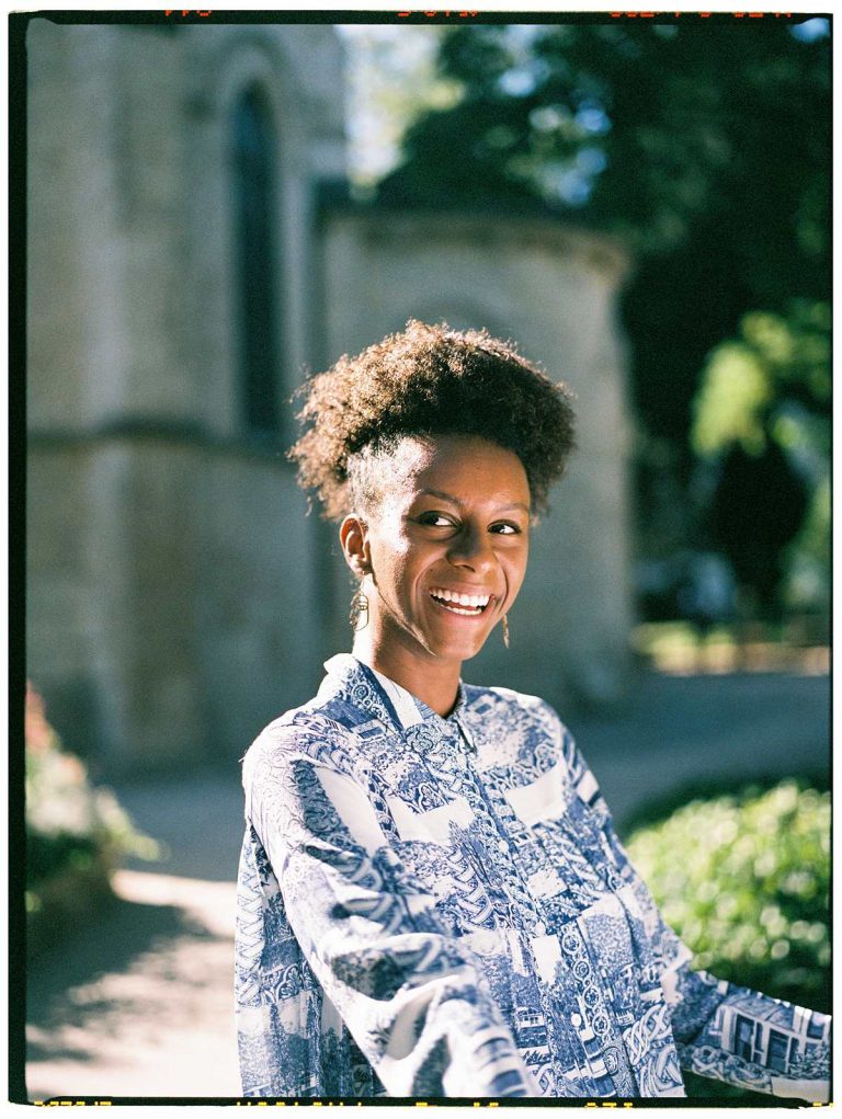First Portraits After Lockdown: Photo Shoot with Lucie in Central Paris ...